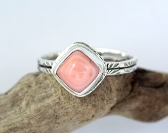 Queen Conch Ring - Etsy