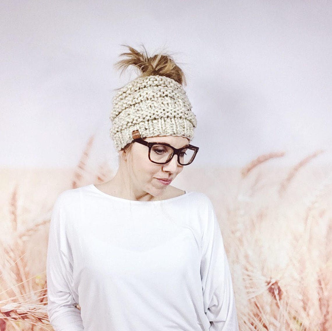 Knitted Messy Bun Beanie Hat for Women, Hipster Ponytail Beanie in ...