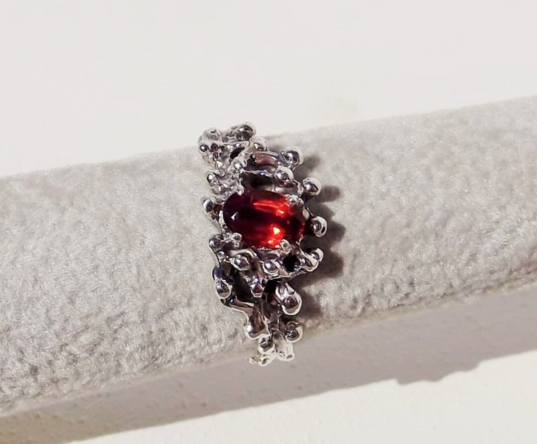 Garnet Ring in Sterling Silver FREE SHIPPING - Etsy Italia