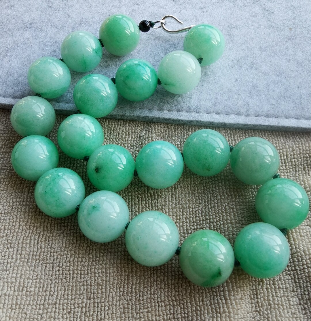 18inches Round Light Green Jade Beaded Necklace Hand Knotted Necklace ...