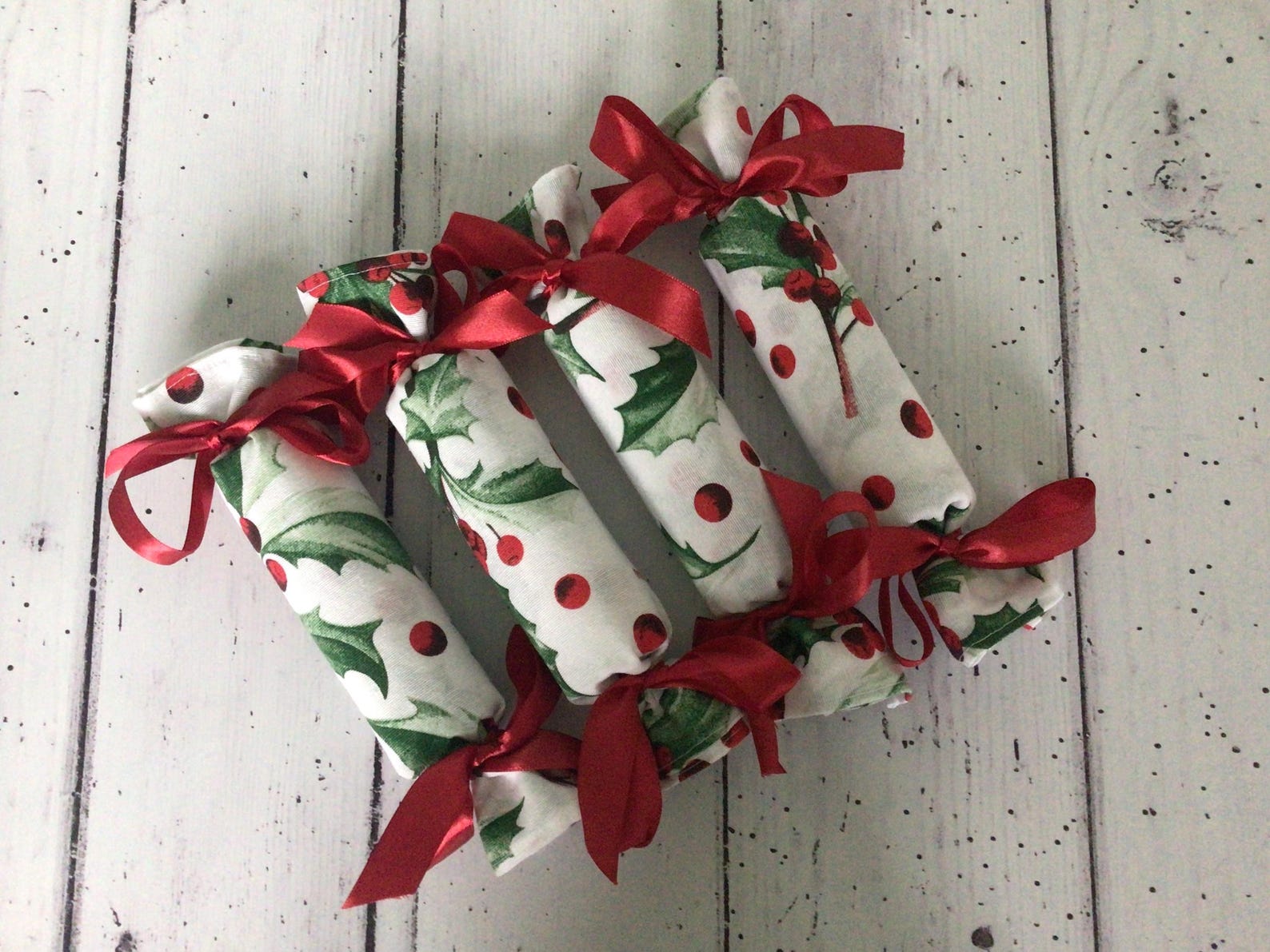 Holly Christmas Seasonal Crackers Reuseable Tableware Decor - Etsy