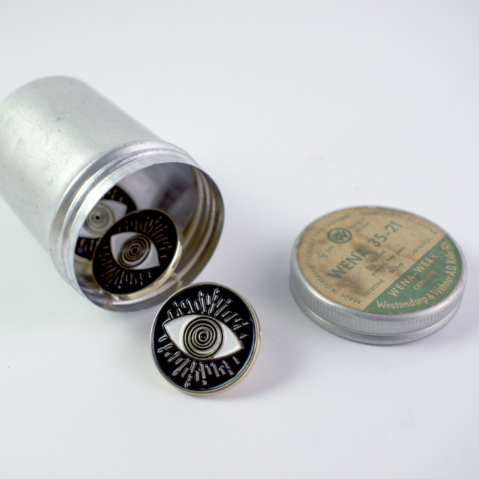 Eyeball Pin // Magic // Cute Pin // Pins // Enamel Pin // - Etsy Canada