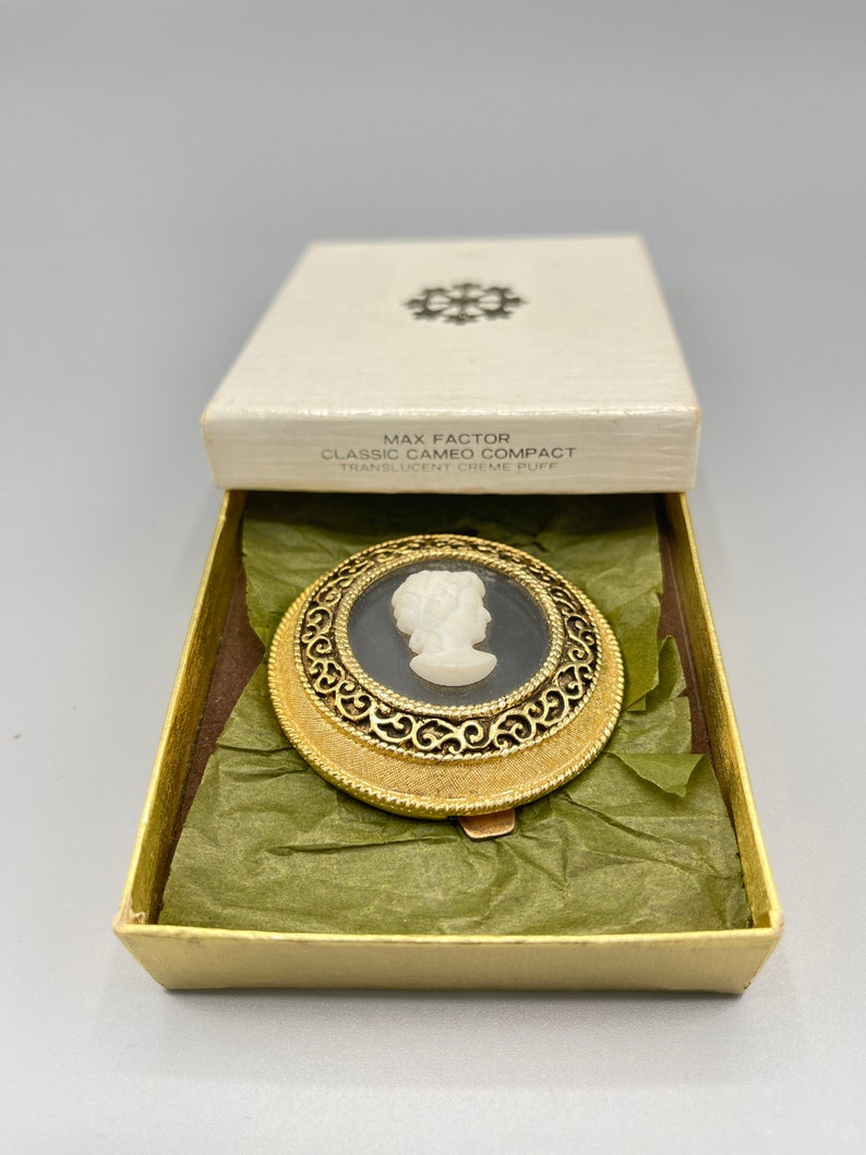 Vintage Max Factor Cameo Compact With Mirror, Powder and Puff in ...
