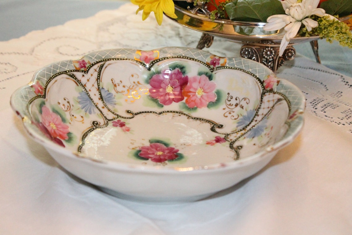 Made in Japan Serving Bowl With Pink Flowers and Gilt Trim - Etsy