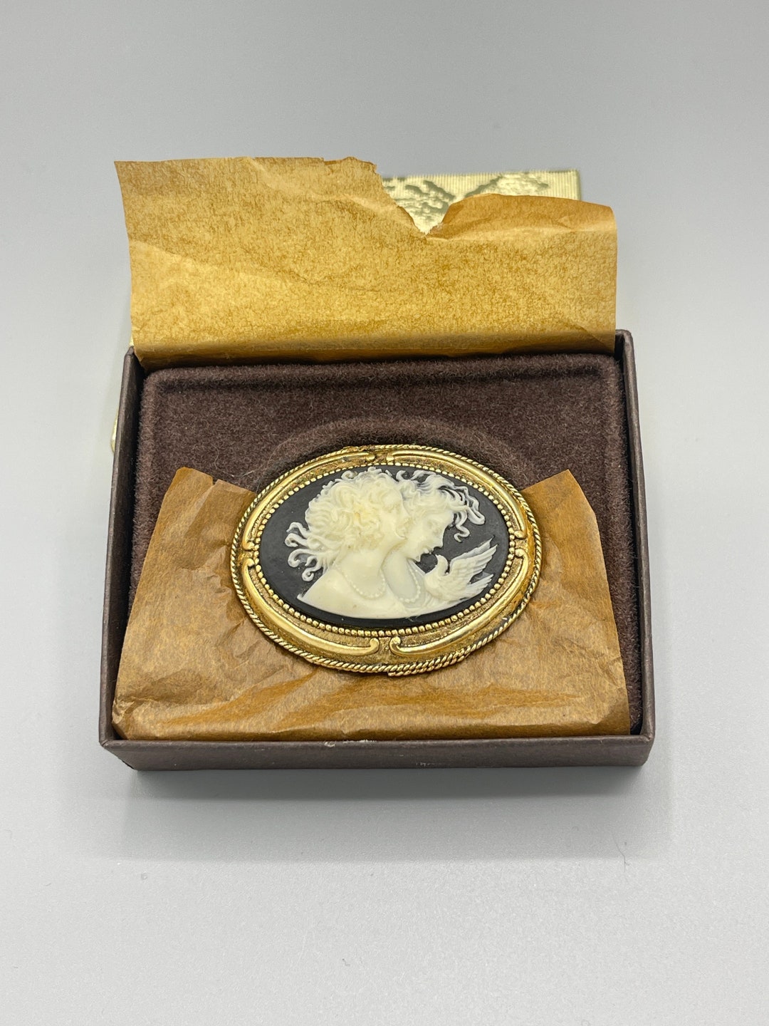 Vintage Cameo Compact by Corday With Solid “fame” Perfume in Original ...