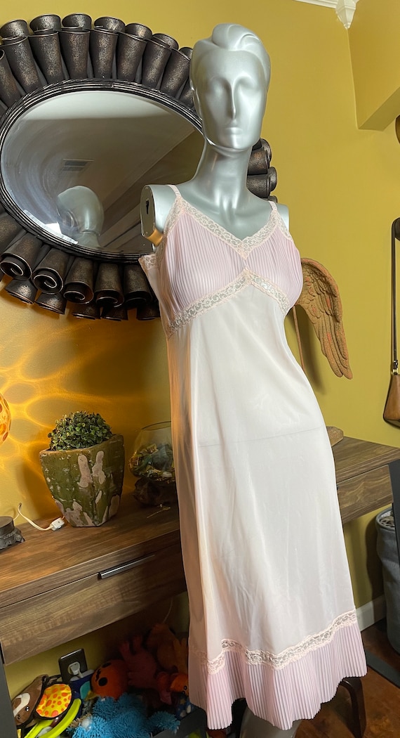 Vintage Pink lingerie slip - Gem