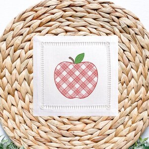 Gingham Apple Embroidery Design, Plaid Back to School Motif (digital ...