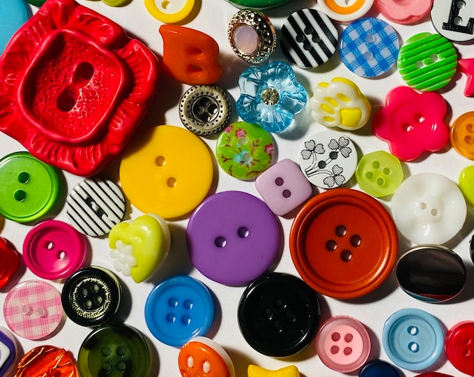 Assorted Buttons in Pack of 100 - Etsy