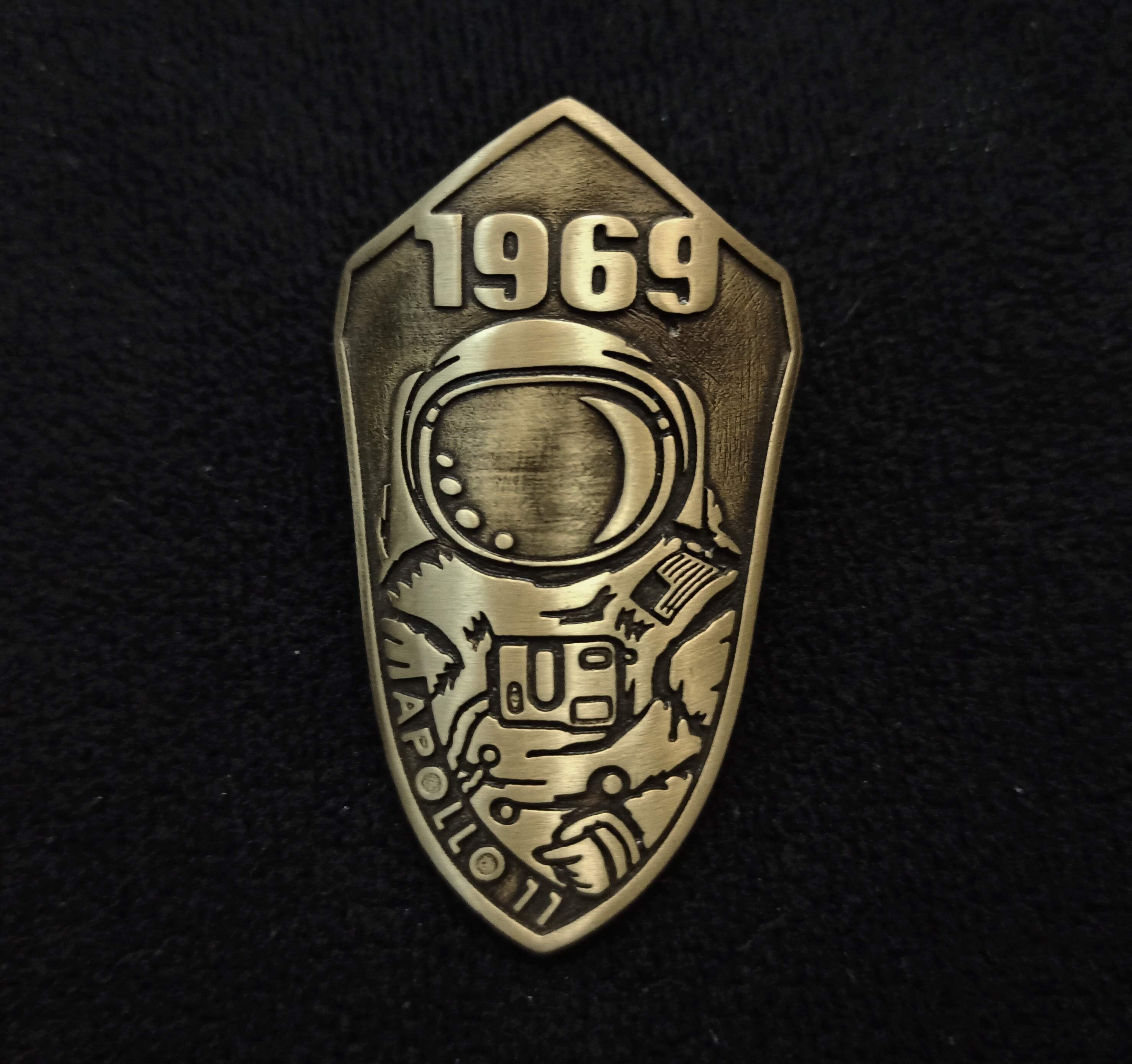 Apollo 11 Crest