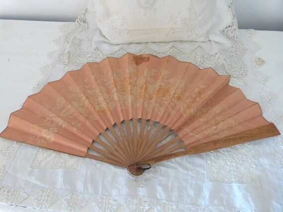 Antique hand fan 1900s folding fan French paper w mus… - Gem