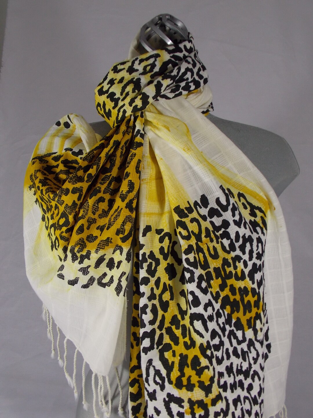 Leopard print cotton shawl one-of-a-kind screen printed by hand - Etsy.de
