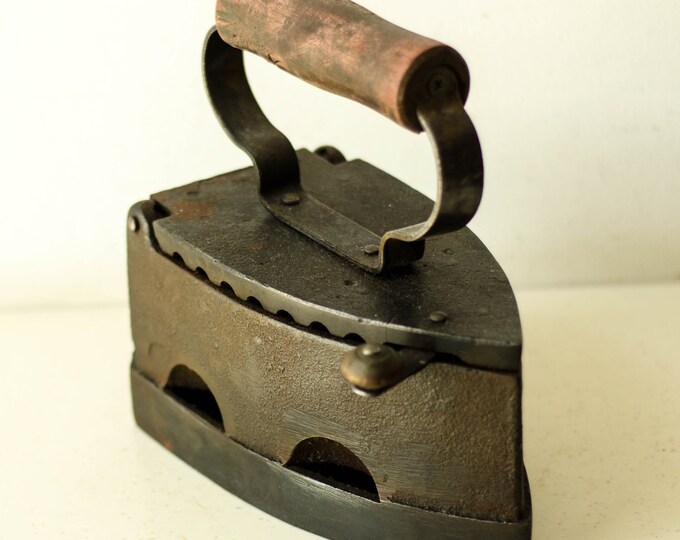 1930's Vintage Kerosene Iron Coleman Instant Lite Iron SAD Antique Blue ...