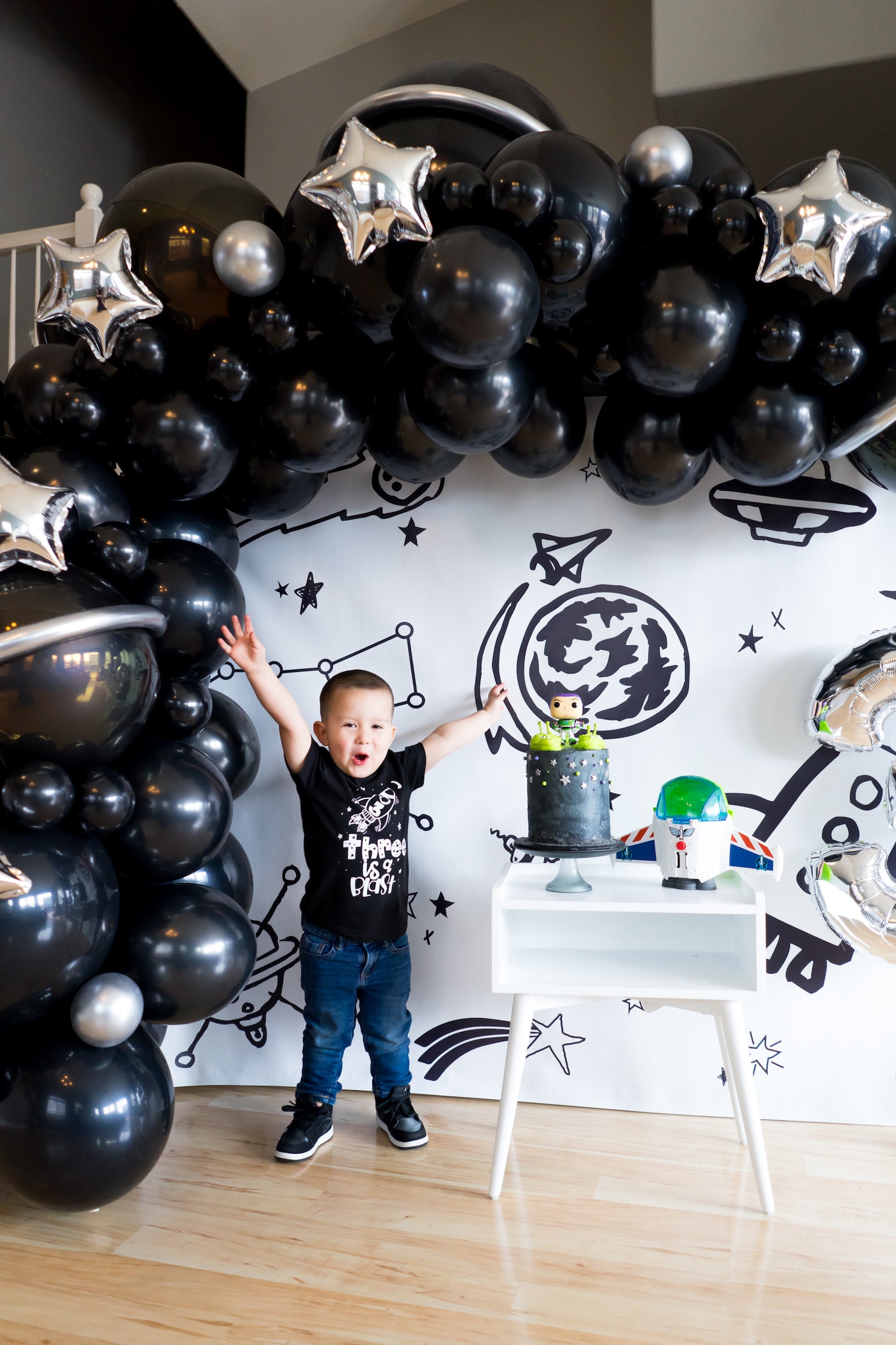 DIY Space Balloon Garland | Galaxy Blast off Space Birthday Party Decor ...