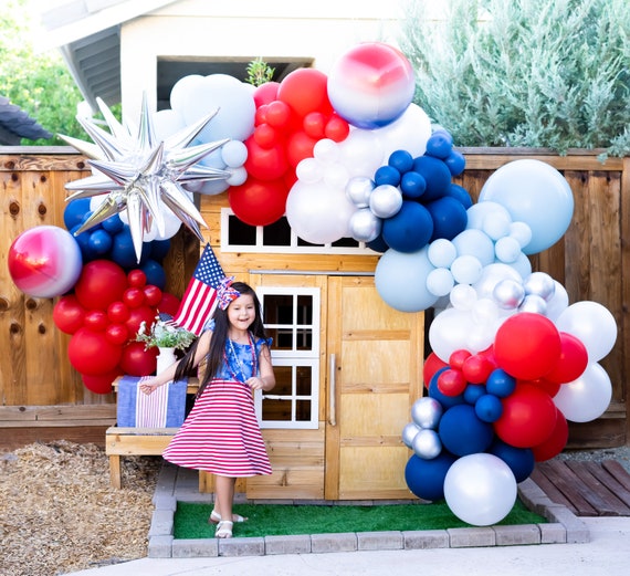 DIY 4th of July Patriotic Boom Balloon Garland Red White - Etsy