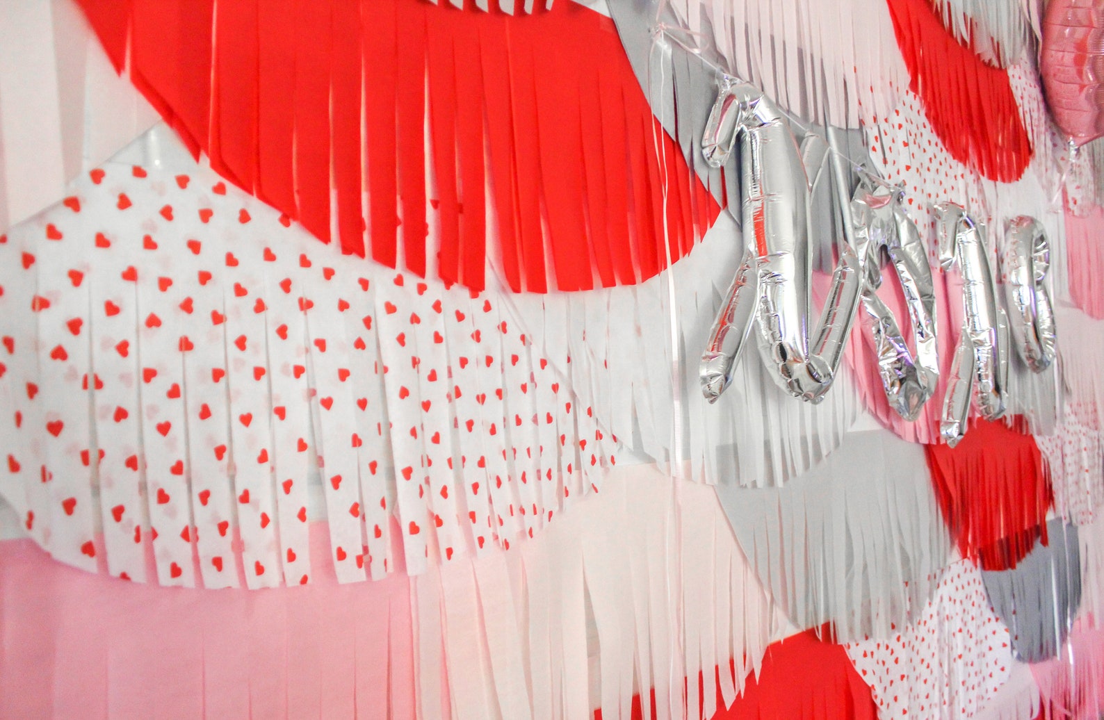 DIY Valentine Fiesta Fringe Scallop Backdrop | Valentine's Day ...