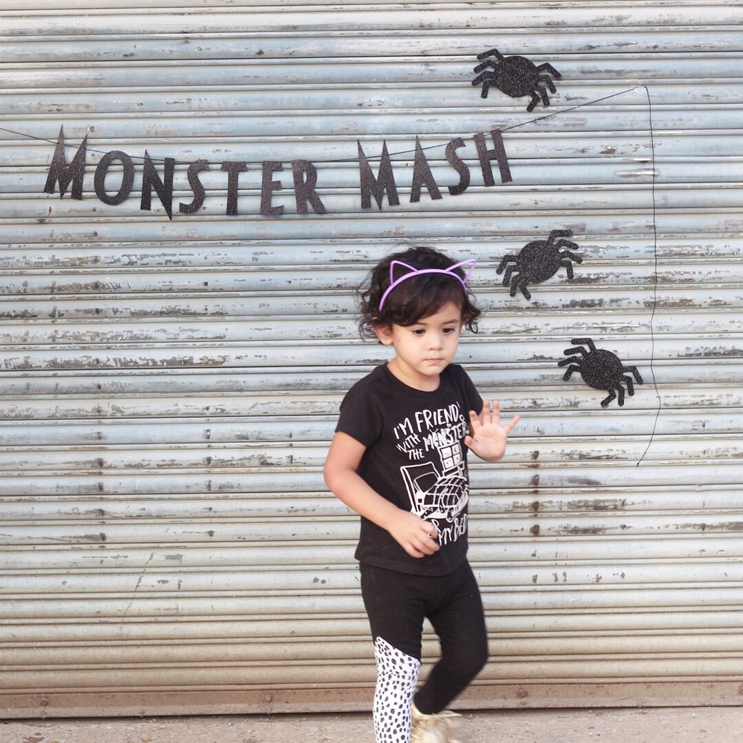 MONSTER MASH Garland | Glitter Garland, Spooky Halloween Party Decor ...