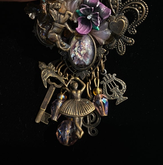 Vintage Lisa Carlson Brooch - Gem