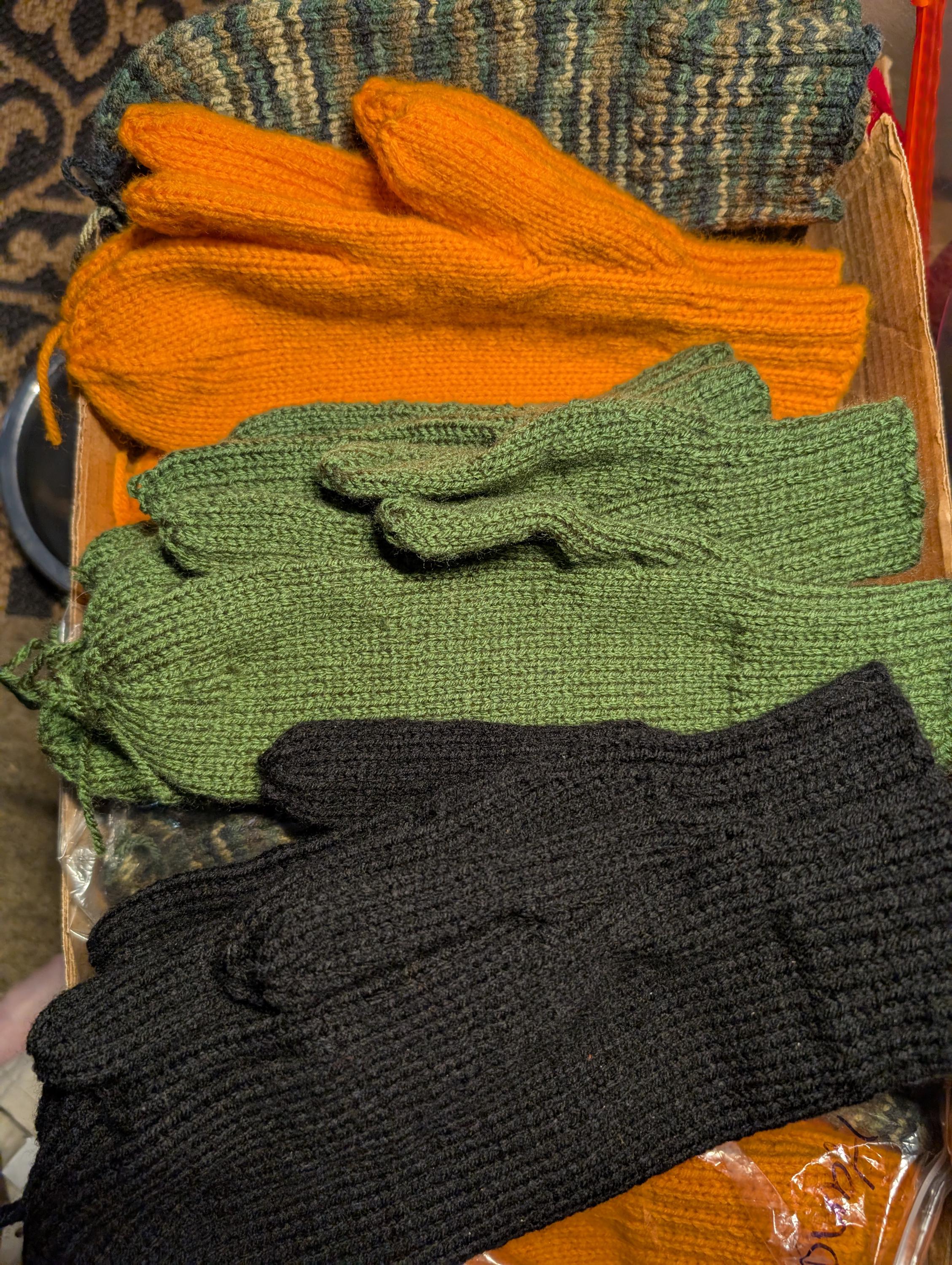 Hand Knit, Left and Right, Fingered, Men's Mittens, Trigger Finger ...