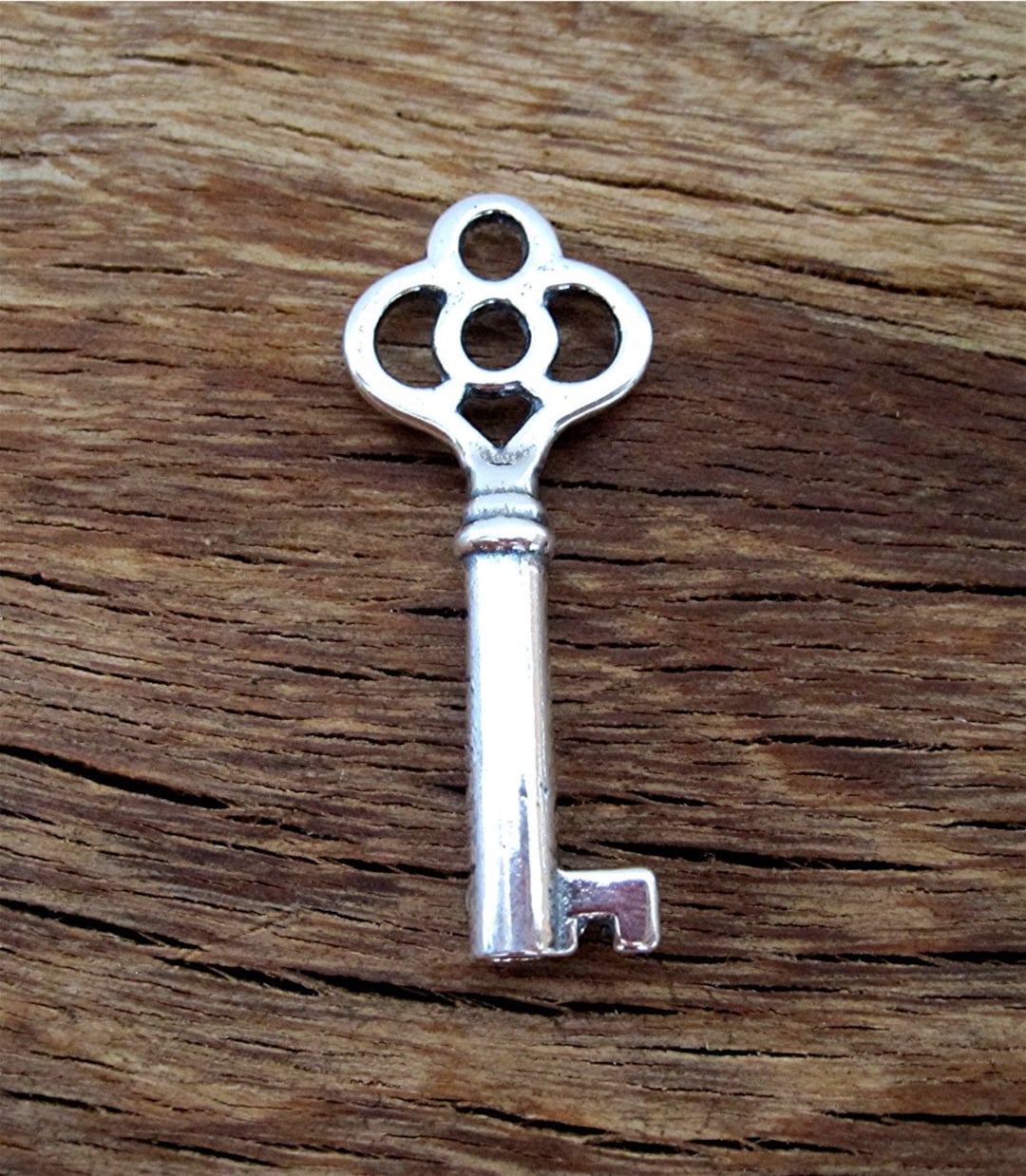 Large Sterling Silver Skeleton Key Pendant (one) (C) (N) - Etsy