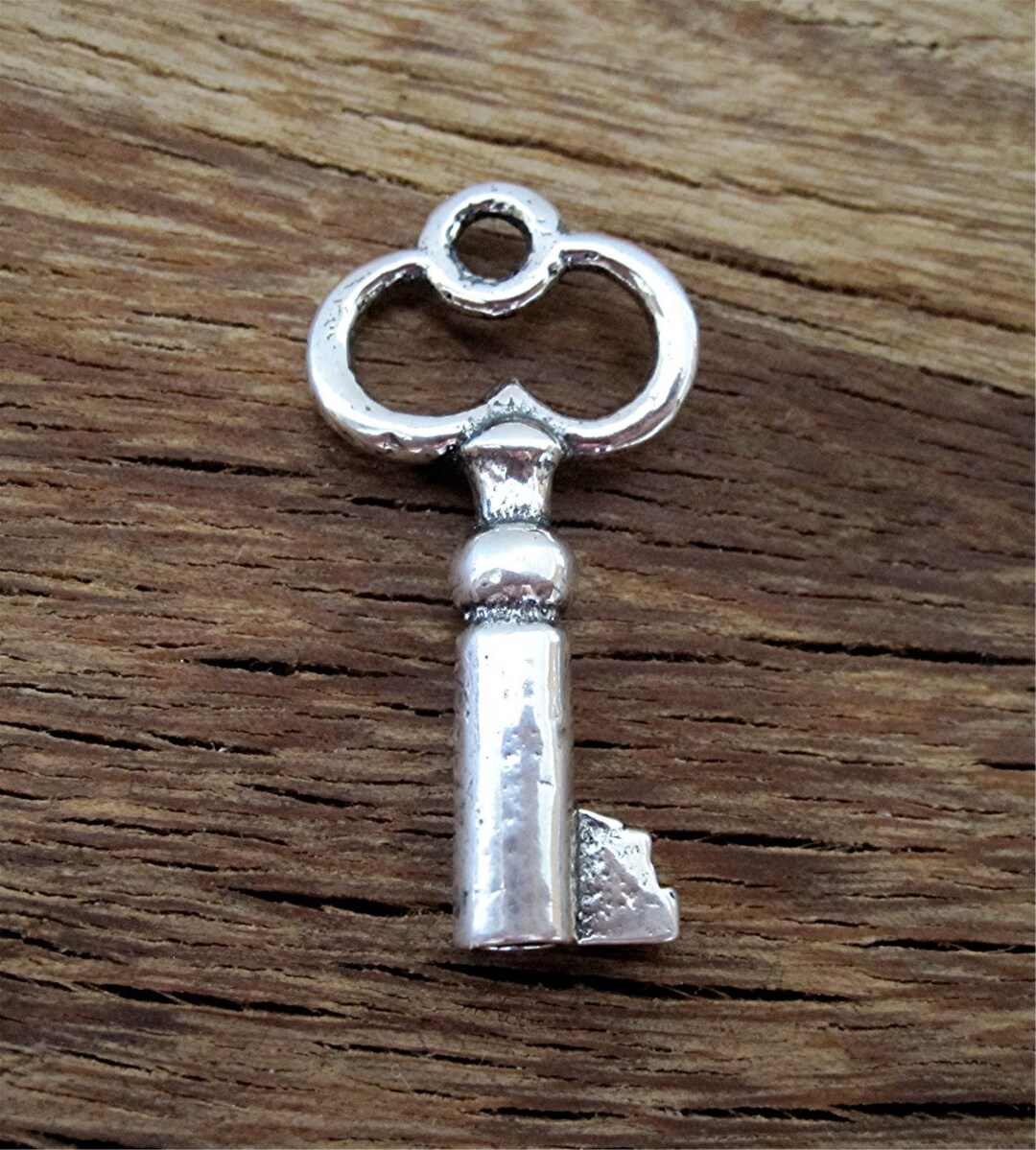 Medium Sterling Silver Skeleton Key Pendant (one) - Etsy