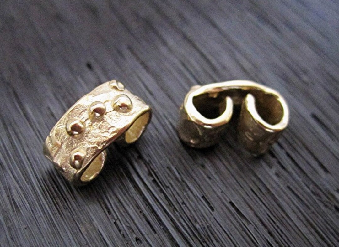 One Dotted Artisan Links and Connectors in Gold Bronze (one Link) (X ...