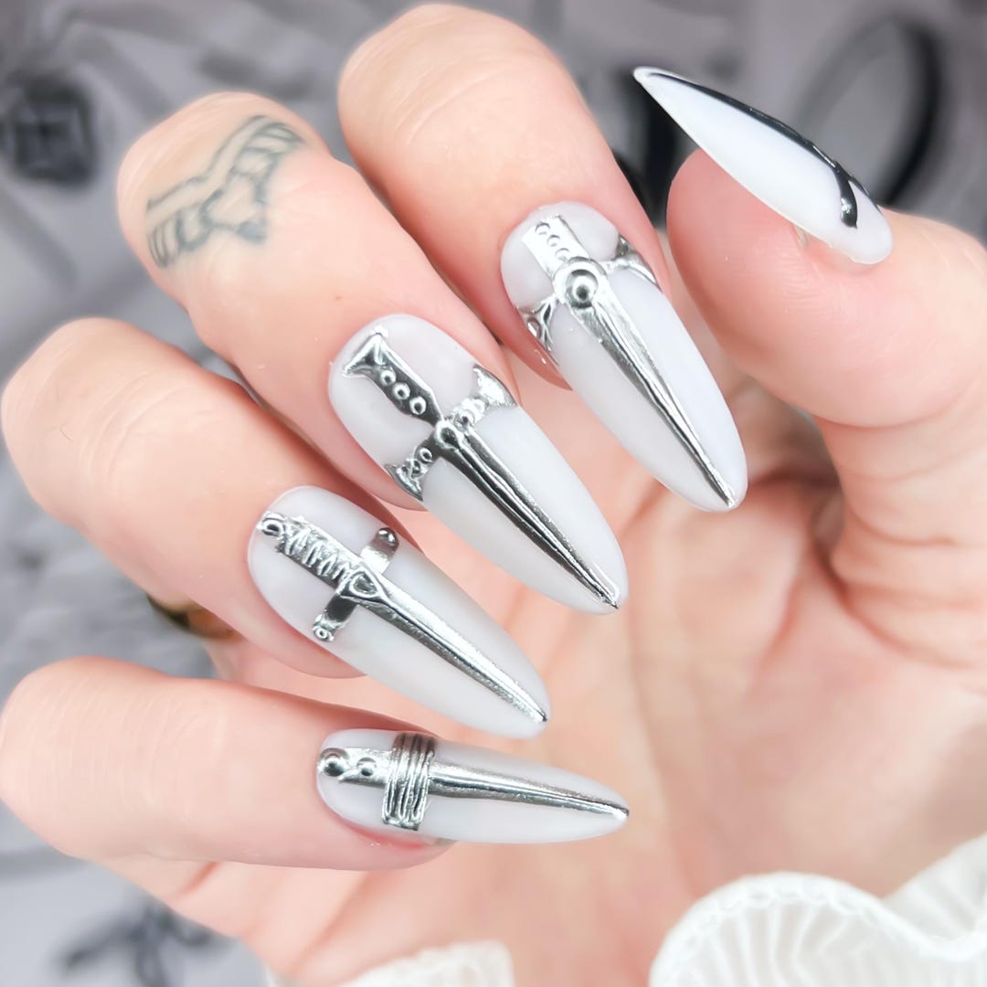 MEDIEVAL QUEEN Press on Nails | Swords, Daggers, Cathedral, Chrome ...