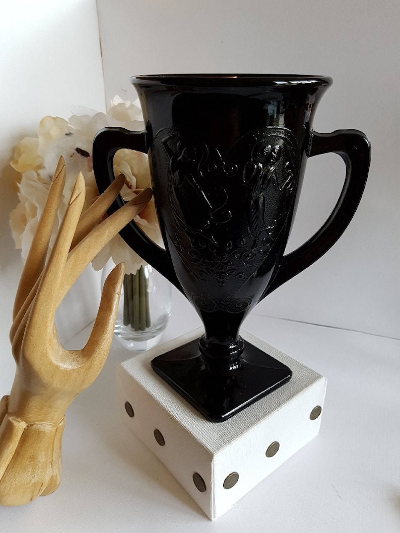 Vintage L.E. Smith Black Amethyst Glass Trophy Vase Urn - Etsy