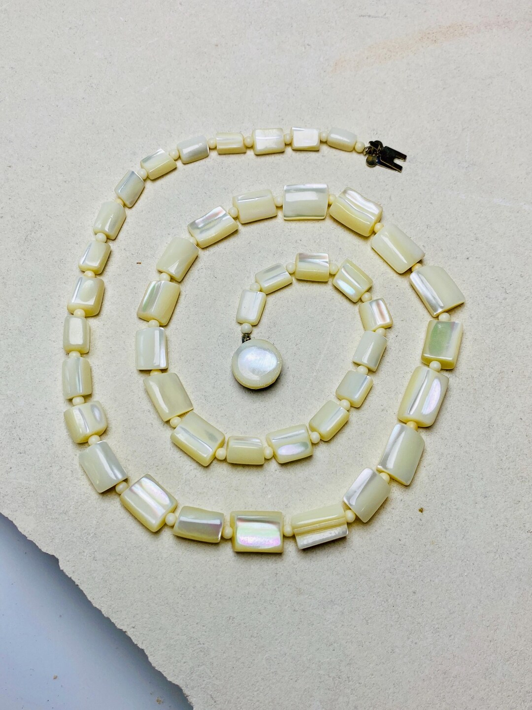 70's Vintage Mother of Pearl Beaded Necklace // Retro Bohemian Shell ...