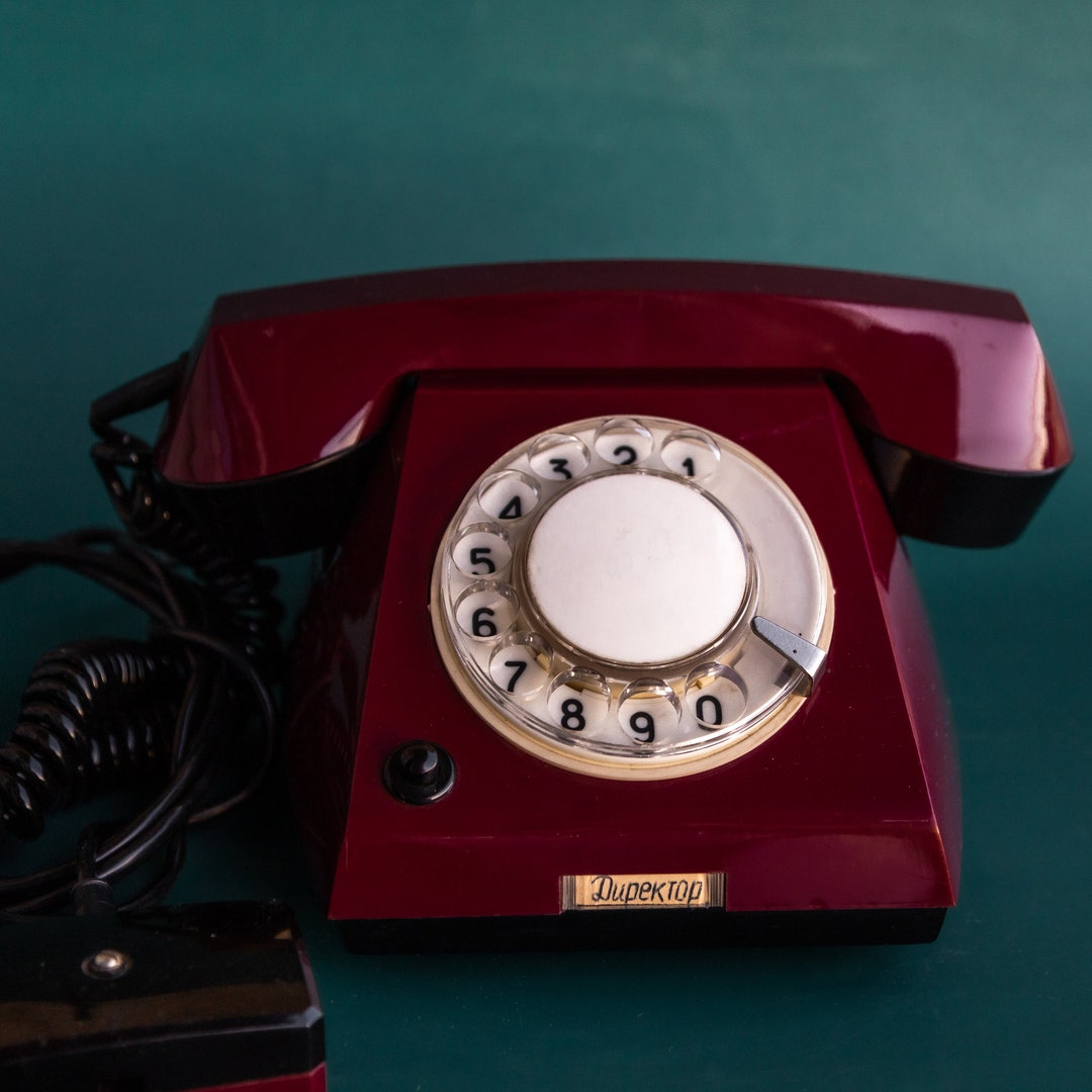 Old Fashioned Rotary Phone Retro Cherry Red Telephone TA-68 Desk Dial ...