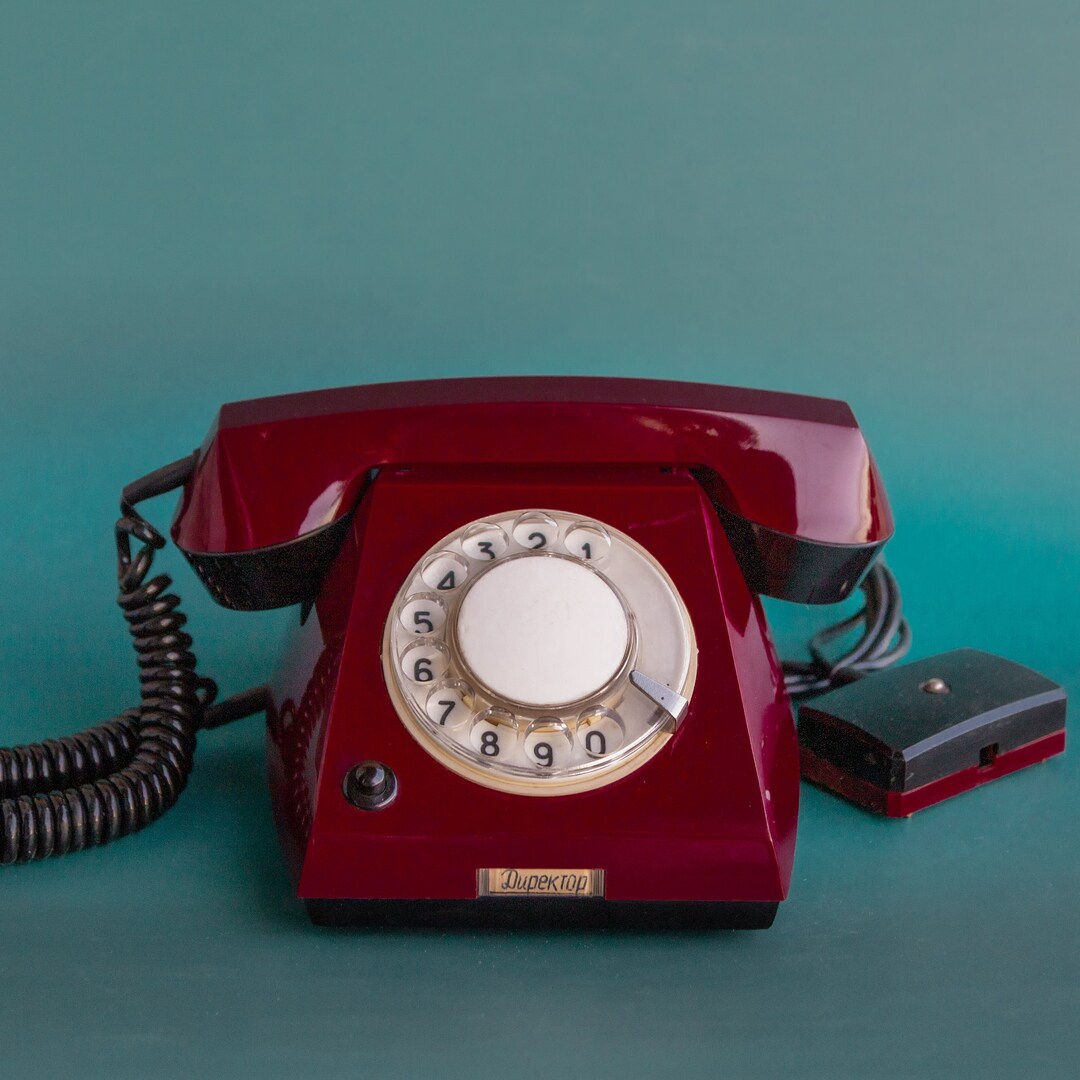 Old Fashioned Rotary Phone Retro Cherry Red Telephone TA-68 Desk Dial ...