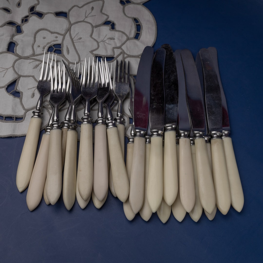 12x Vintage Bakelite Cutlery White Knife and Forks Set for 6 or 12 ...