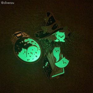 Witchy Ghost Cat (black) - Glow in the Dark Enamel Pin - Etsy