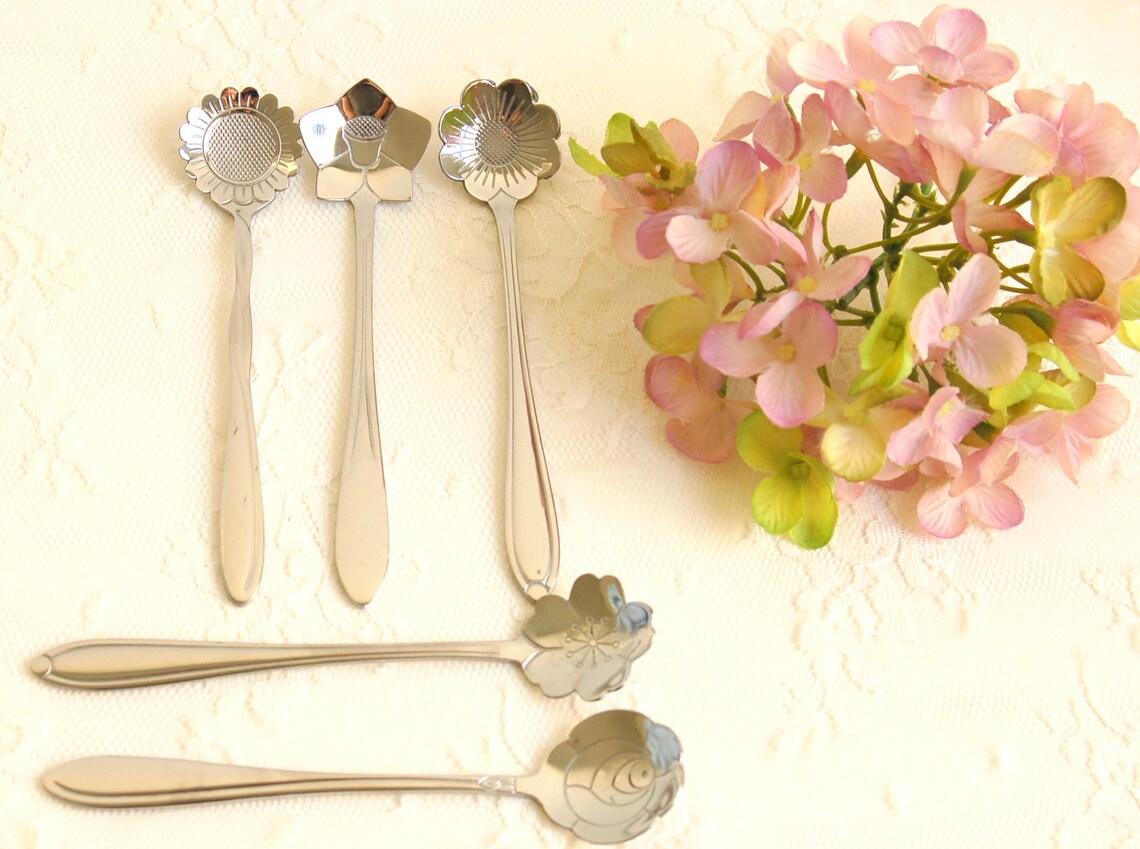 Cute Small Tea/ Coffee Spoons Set of 5. Silver Color Small Spoons ...