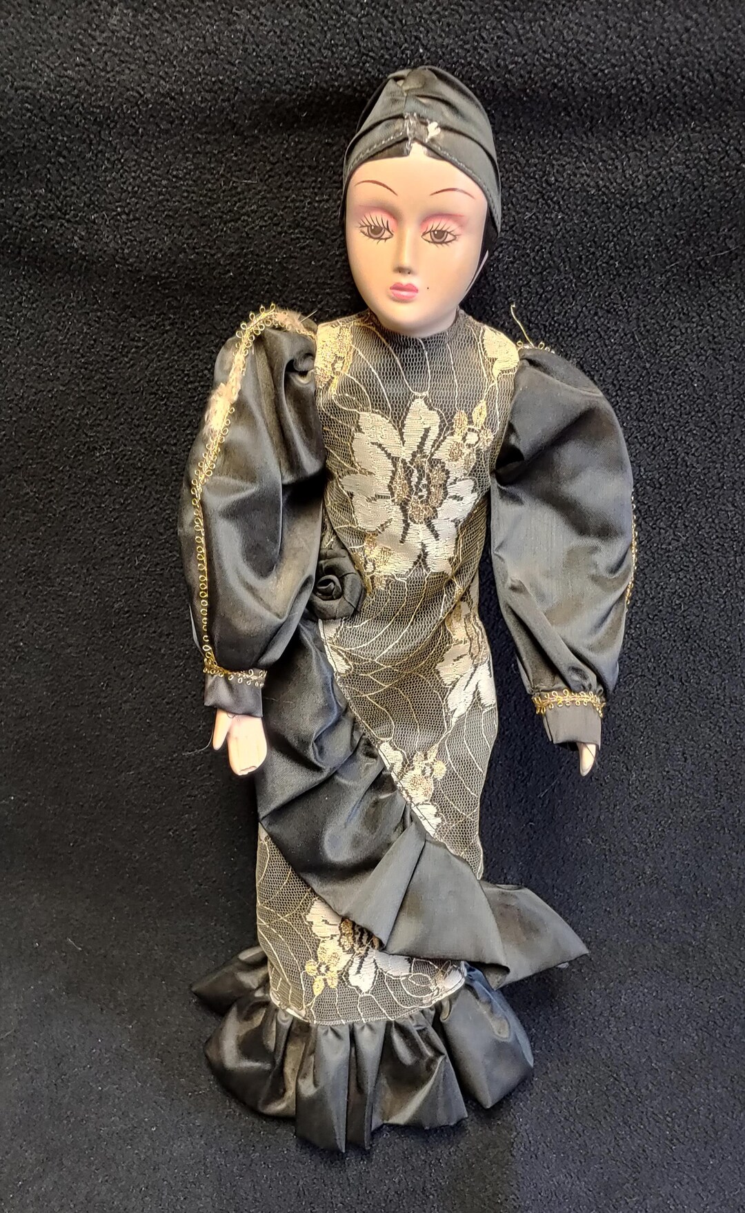 VINTAGE FLAPPER Style Porcelain Boudoir Doll 17" Tall Ruffled Gold and Black Dress, Black Hat ...