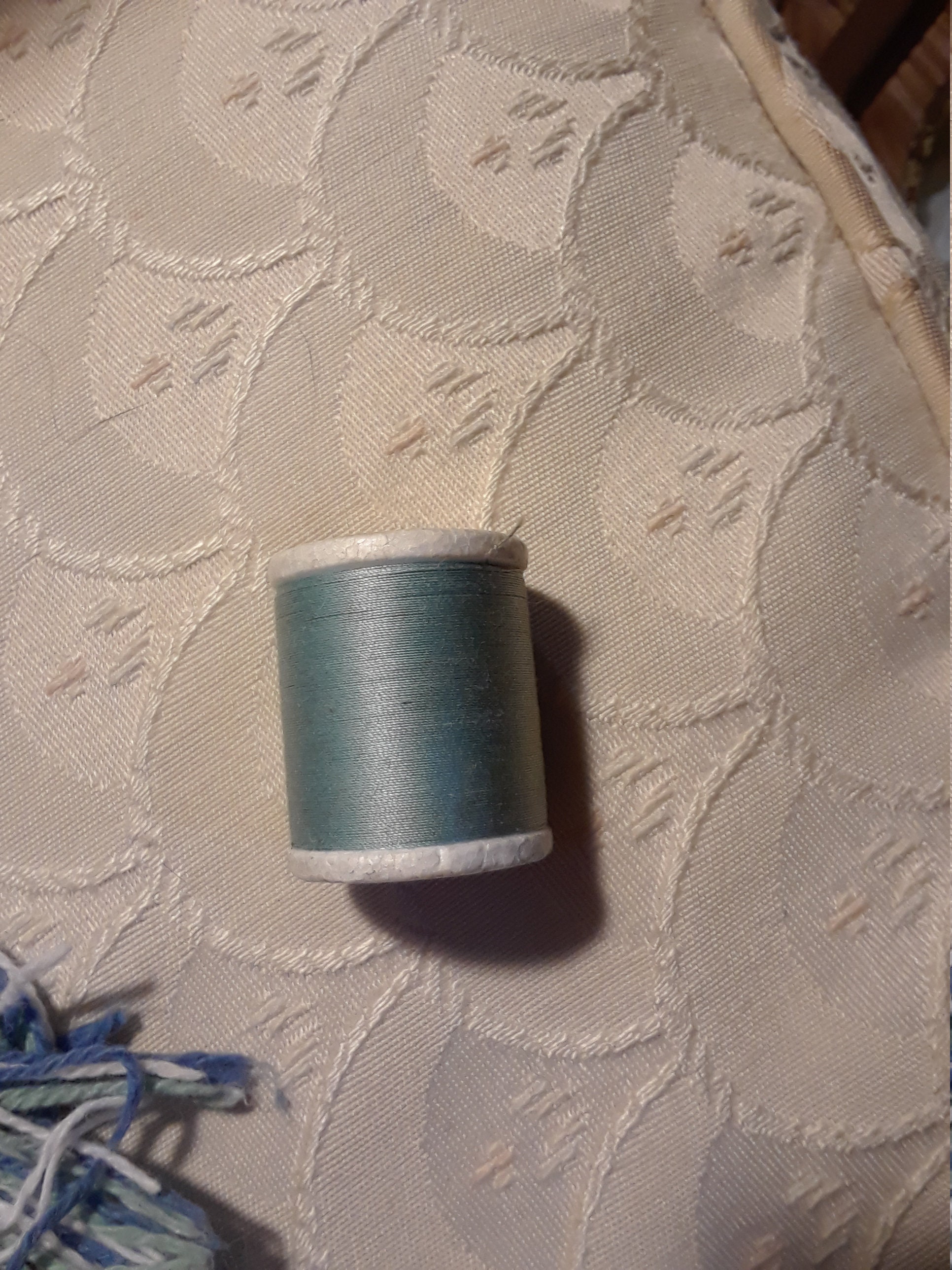 Vintage Thread Various Colors 15 Spools Thimble COATS CLARK TALON ...