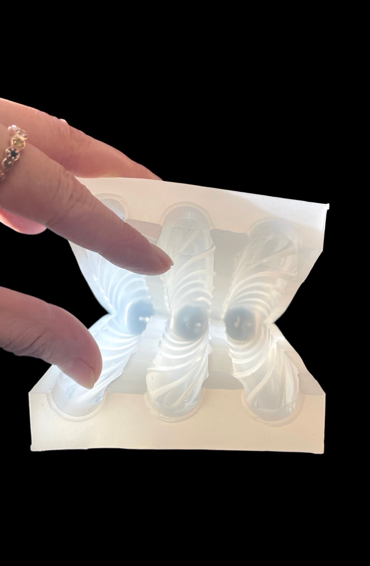 Silicone Twisted Taper Candle Mold 4.75” - Unique Spiral Taper Mold ...