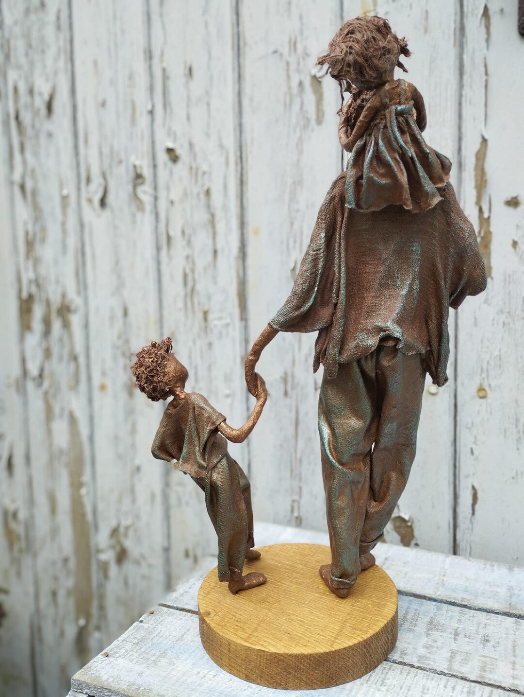 Sculpture of Father and Children. Family Sculpture. Paverpol Sculpture ...