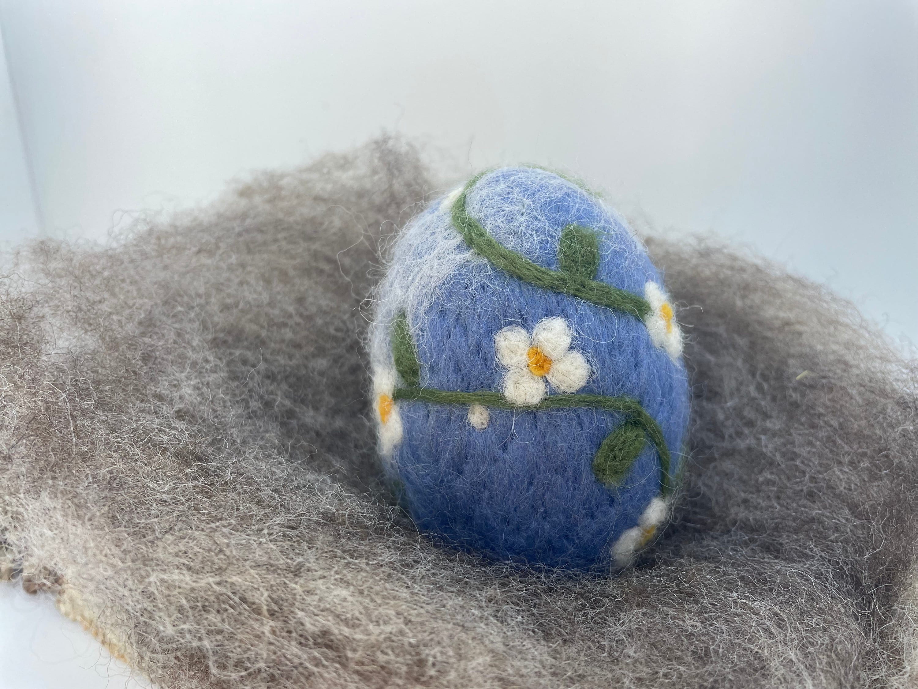 Felted Easter Egg, Needle Felt Easter Decoration, Spring Felt Ornament ...