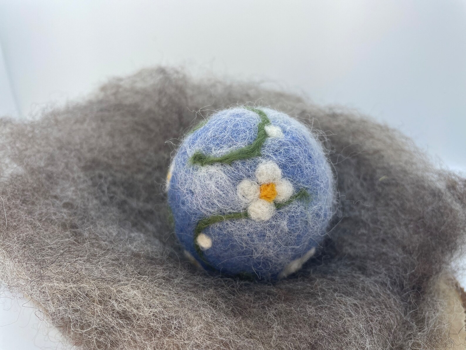 Felted Easter Egg, Needle Felt Easter Decoration, Spring Felt Ornament ...