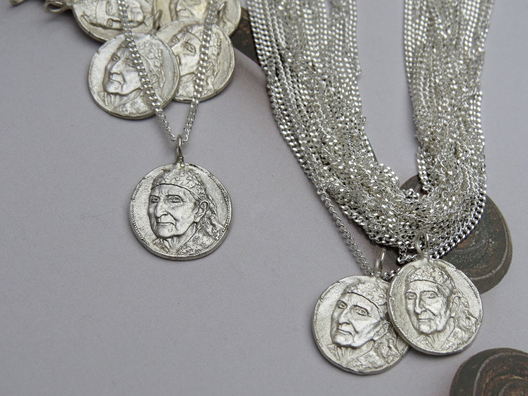 Personalised hologram necklace store
