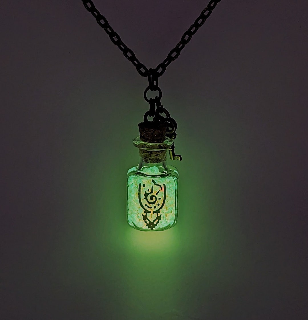 The Potion Maker Fantasy Necklace - Yellow Glowing Crystals - Magic ...