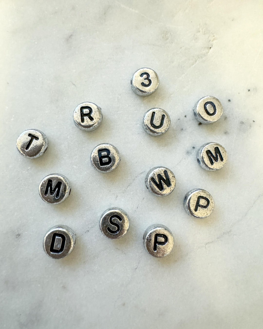 50 Silver Alphabet Letter Beads: Black Font Acrylic Round Beads (7mm ...