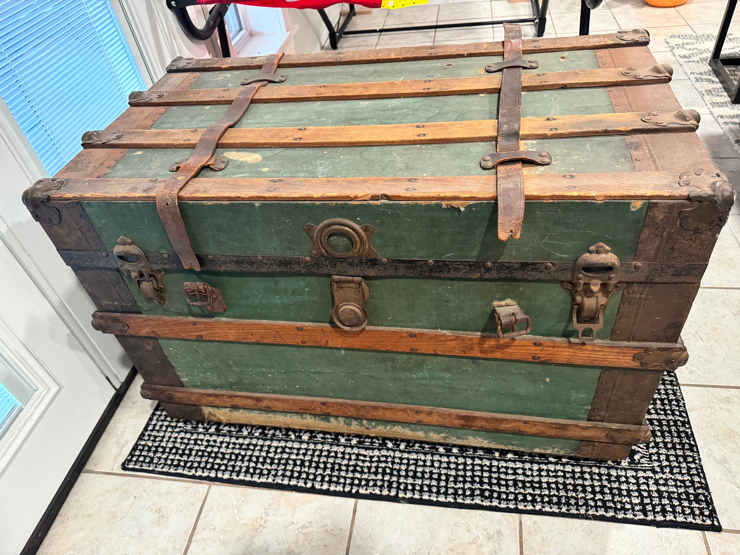 Vintage Wooden Trunk Early 20th Century Late 19th Century Interior ...