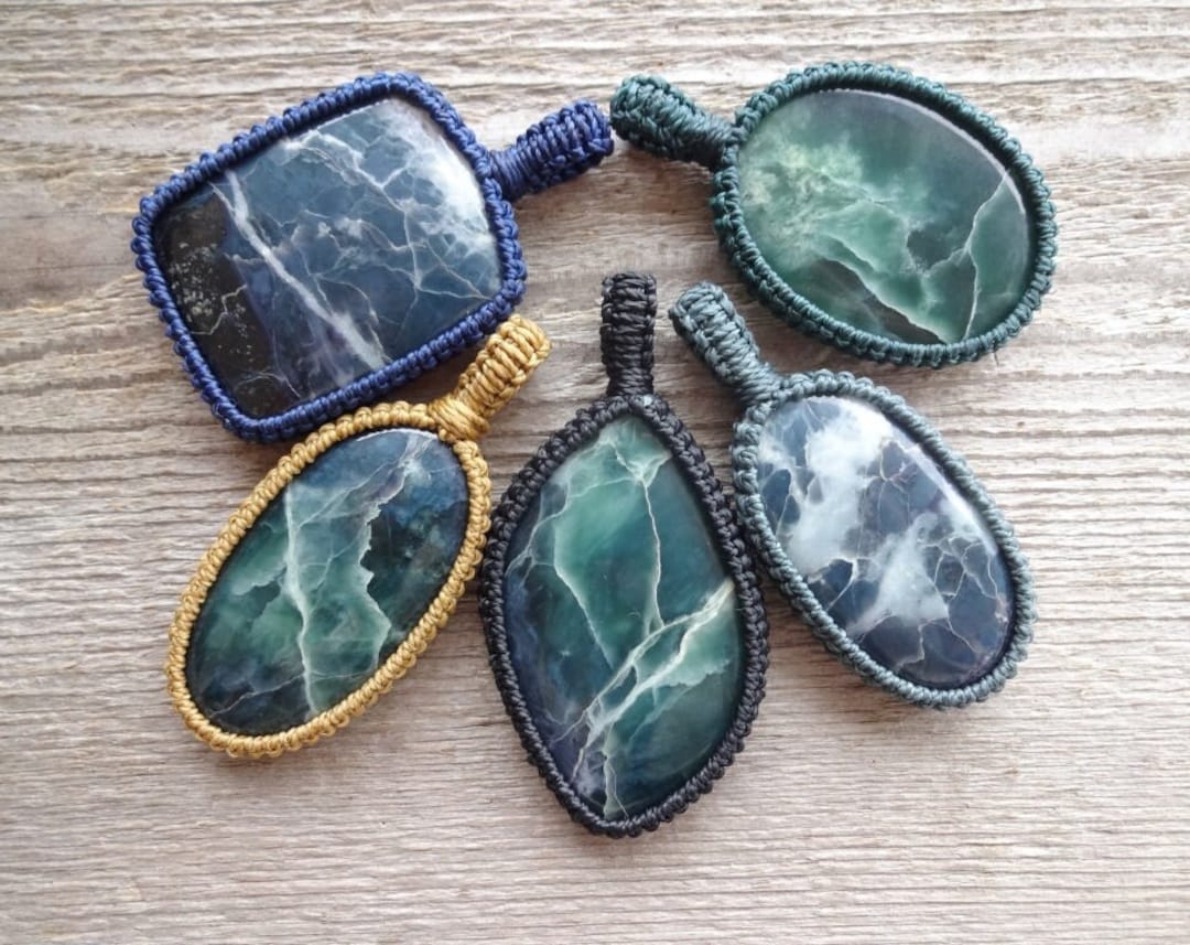 Green Ophite Serpentine Macrame Pendant Necklace, Rare Stones and ...