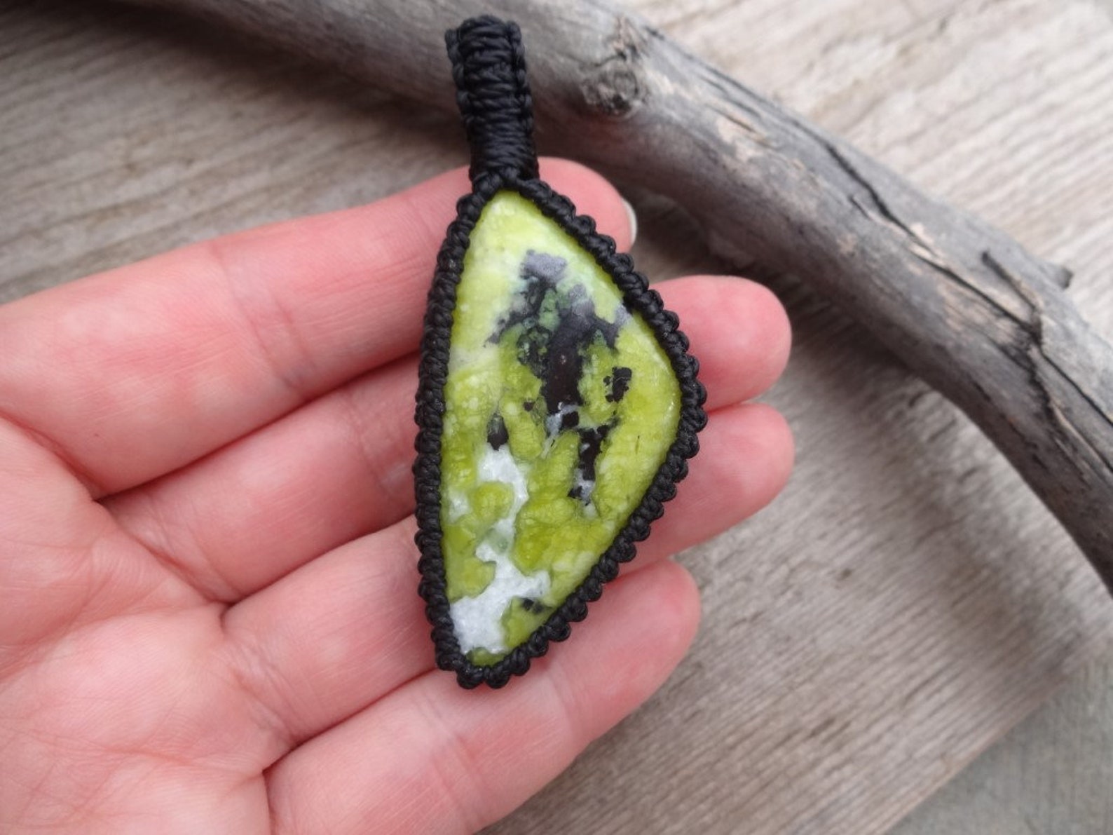 Lizardite Macrame Necklace, Lime Green Stone Macrame Pendant, Green ...