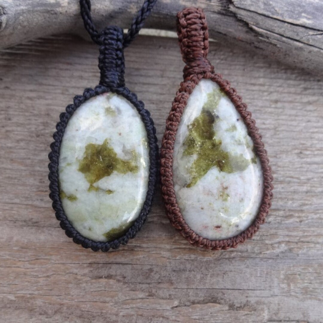 Green Muscovite Gilbertite Pendant Necklace, Rare Stones Macrame ...