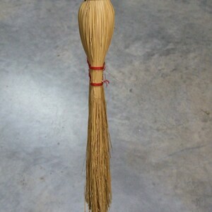 Fits Rite Whisk Broom Straw Corn Strands Wire Wrapped Red Thread String ...