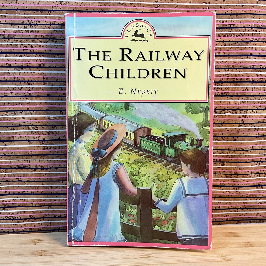 The Railway Children by E. Nesbit, Illustrated by David Parkin ...