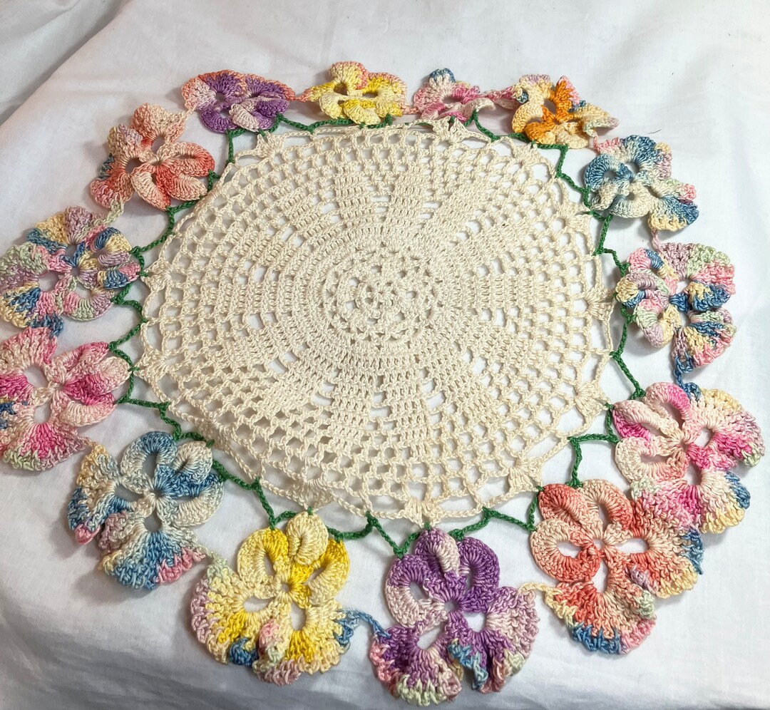 Vintage Collection Colorful Crocheted Doilies 7 Pcs Intricate Work ...