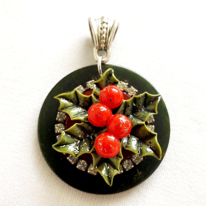 Bakelite Pendant - Etsy